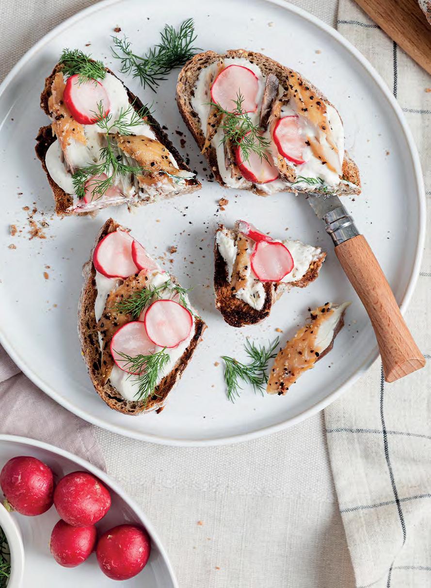 How To Build a Healthy Breakfast For The Whole Family, According To The ...